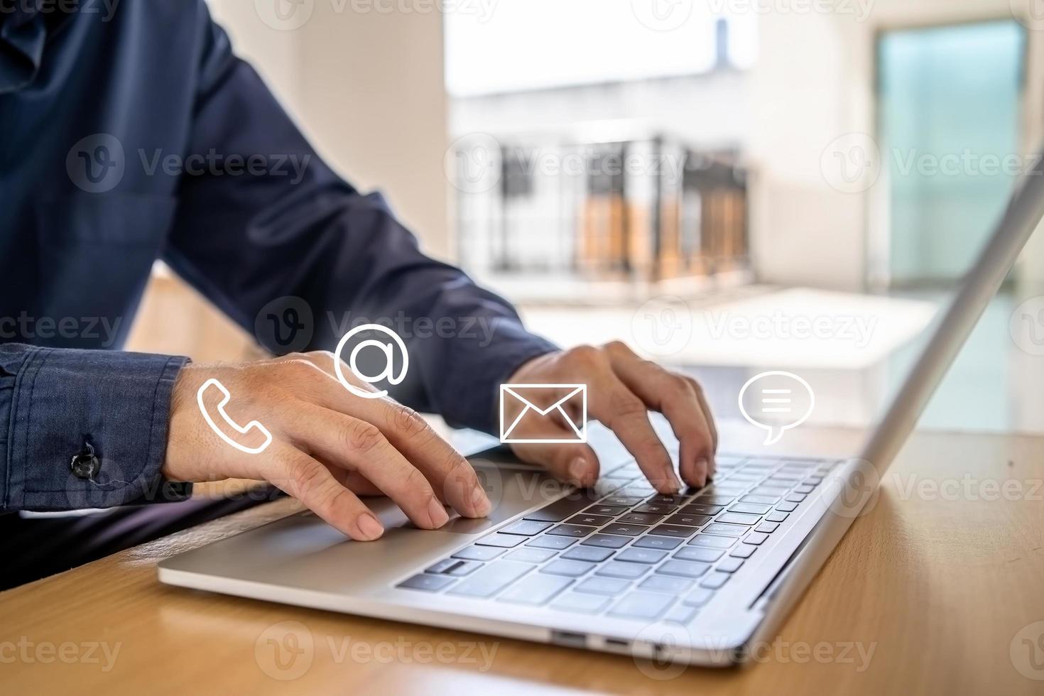 Cómo puedo comunicarme con Mercado Libre para resolver mis dudas